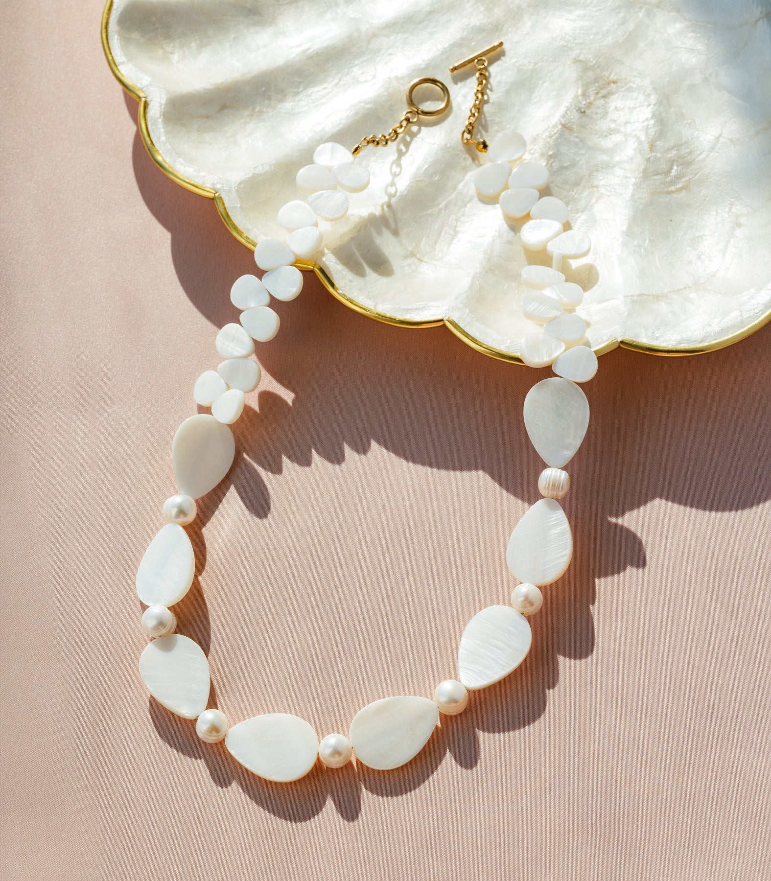Angelica Capiz Shell Necklace – Sinta & Co.